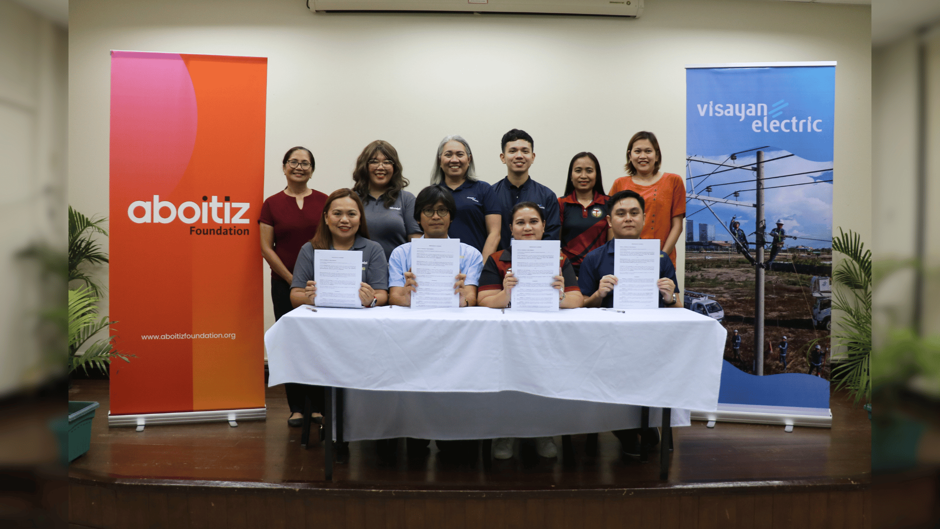 UP Cebu, Aboitiz Foundation sign MoA for 12 new scholarship grants ...